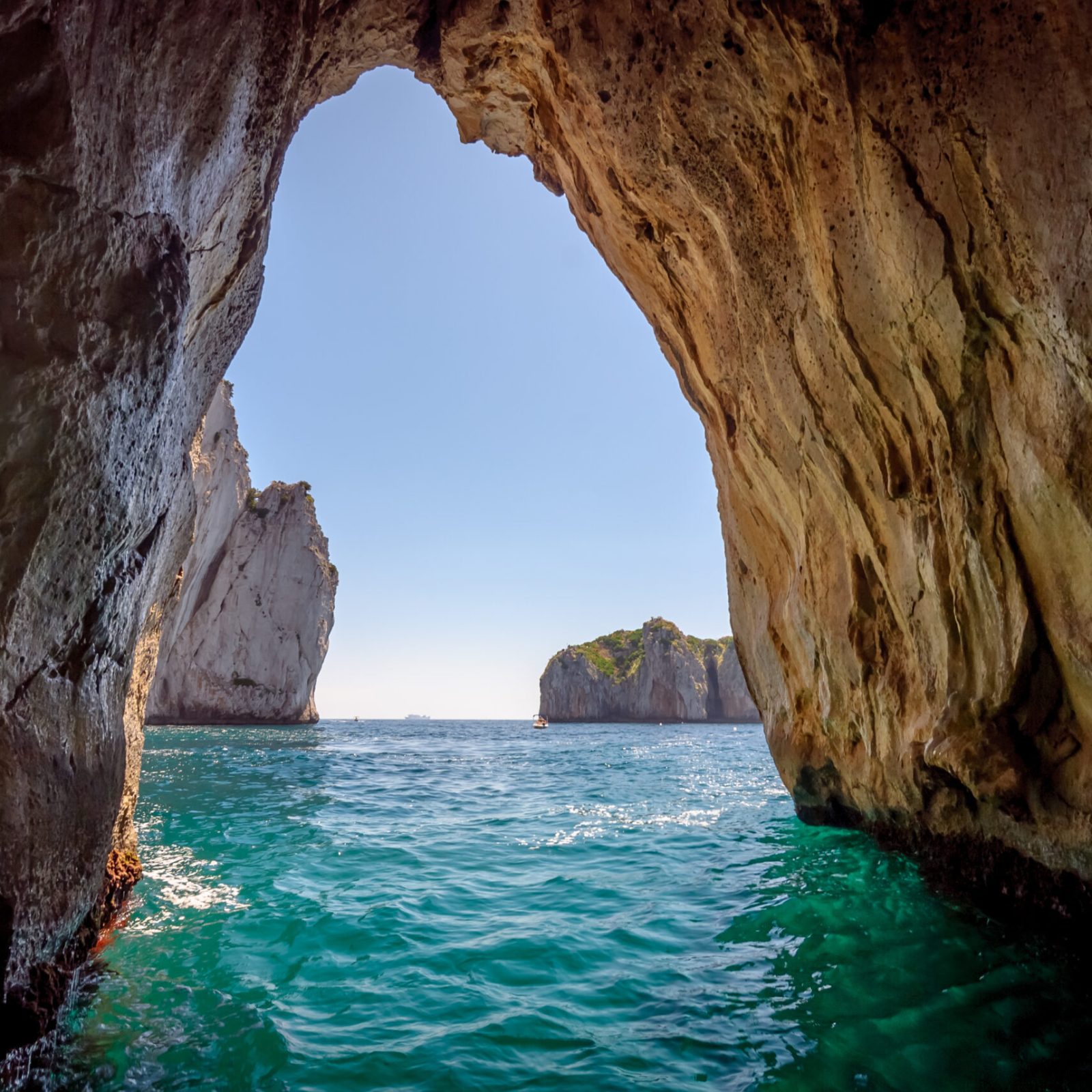 How To Visit The Blue Grotto In Italy