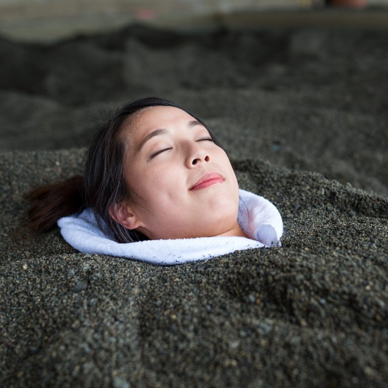 For Over 300 Years Travelers Have Visited Ibusuki Beach For Its Sand ...