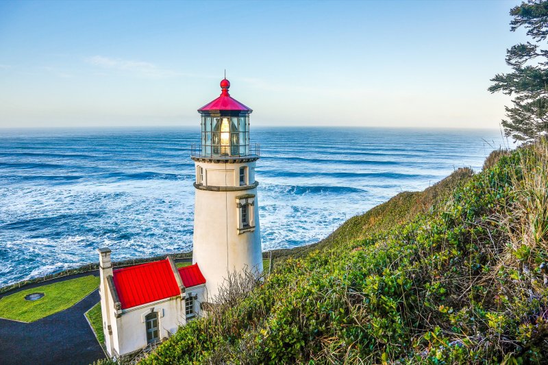 10 Beautiful Old Lighthouses Still In Operation In The U.S.