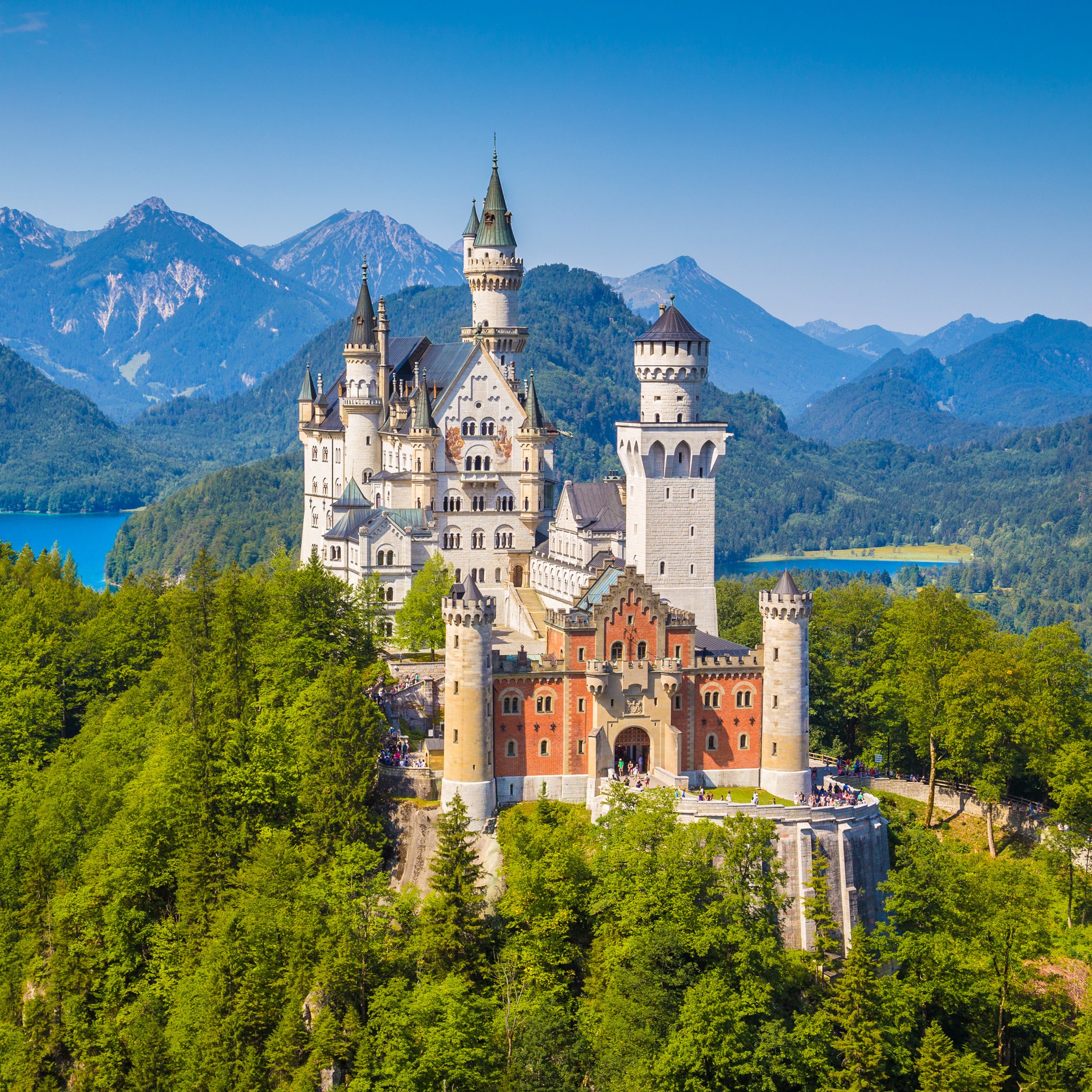 15 Top Tips For Touring Historic Neuschwanstein Castle | TravelAwaits