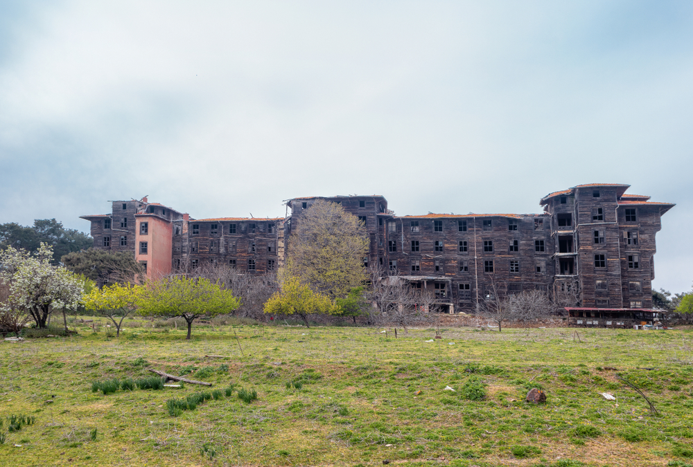 Burj Al Babas: The Ghost Town Of Abandoned Castles | TravelAwaits