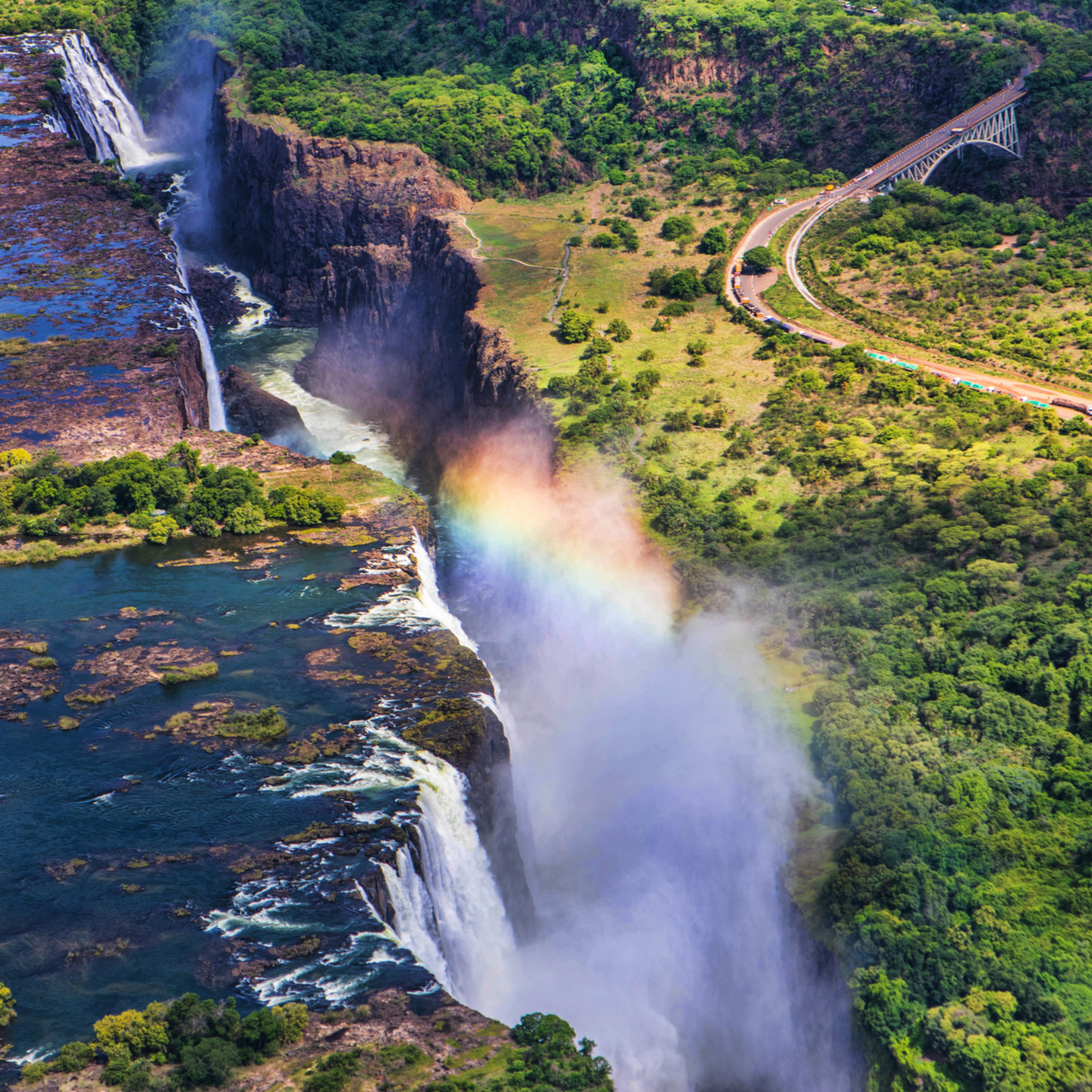 Victoria Falls, Zimbabwe Vs. Livingstone, Zambia: 5 Key Differences ...