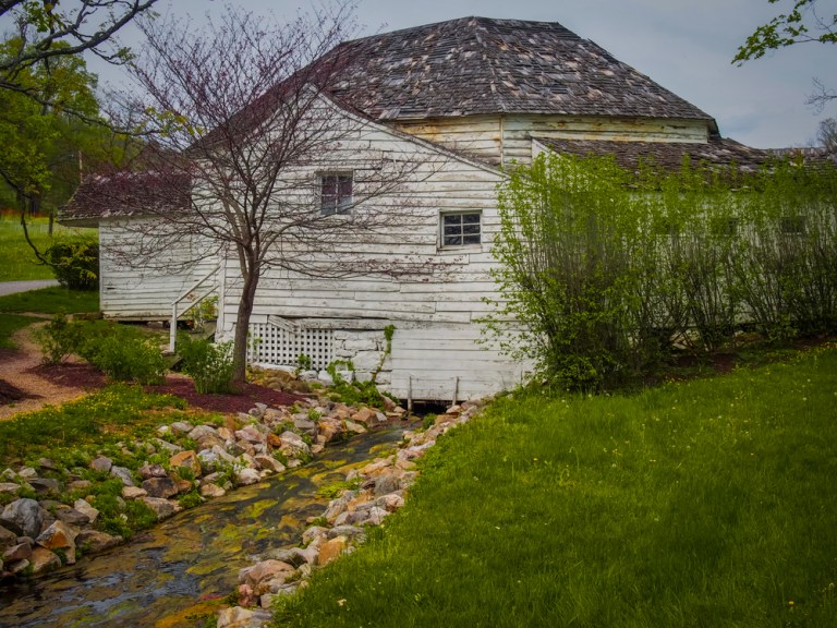 7 Best Small Towns To Visit In Virginia | TravelAwaits