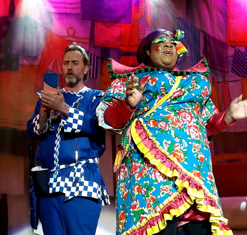 Why Pantomime Is My Favorite British Christmas Tradition | TravelAwaits