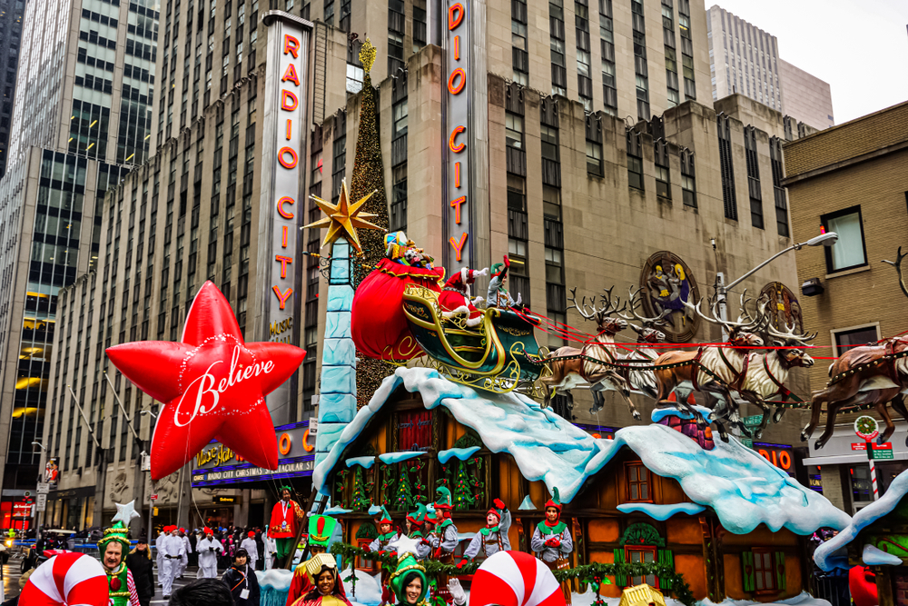 14 Tips For First-Timers Visiting The Macy's Day Parade | TravelAwaits