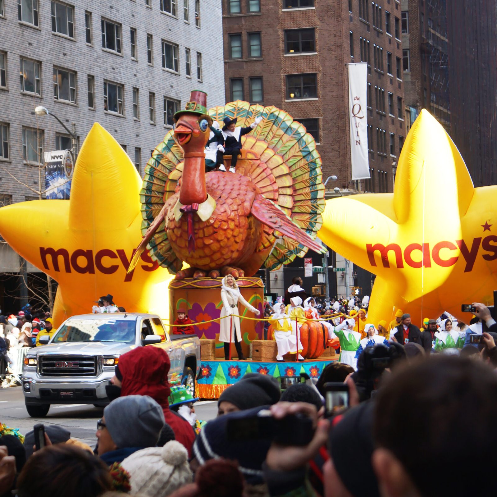 14 Tips For First-Timers Visiting The Macy's Day Parade | TravelAwaits