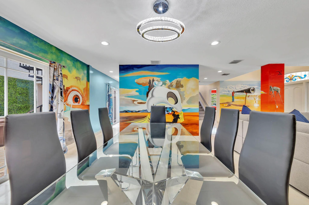 Night At The Museum: The South Florida Vrbo Sure To Excite Art Lovers