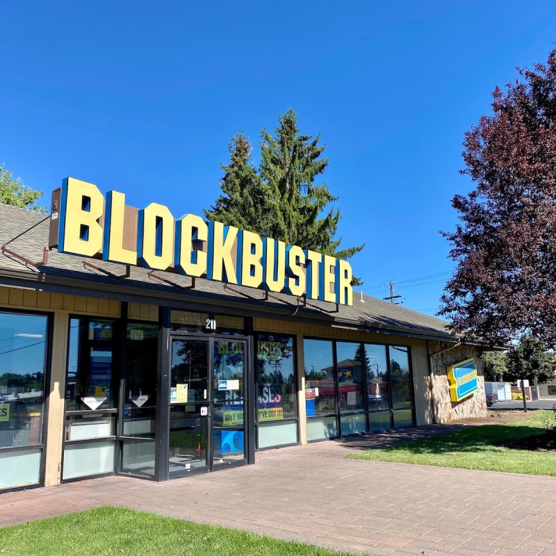 Bend, Oregon Is Home To the Last Blockbuster Video Store In The World ...