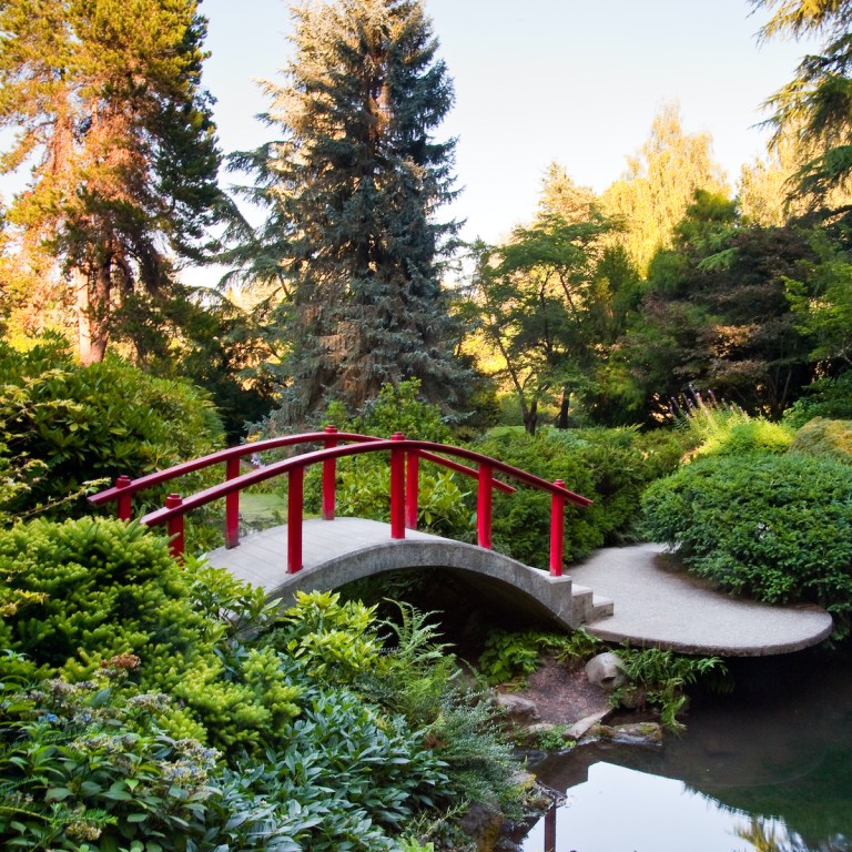 10 Gorgeous Pacific Northwest Gardens To Visit This Spring | TravelAwaits