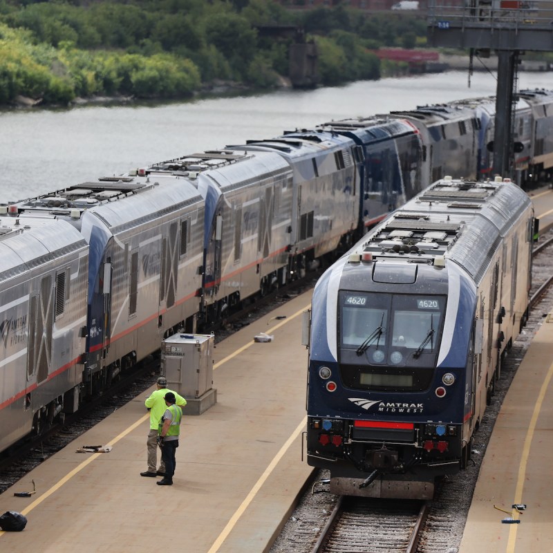 New Speeds On Amtrak Trains Will Get You From Chicago To St. Louis ...