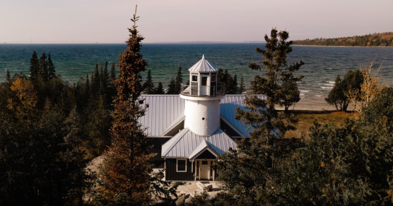 11 Lovely Lighthouse Vacation Rentals | TravelAwaits