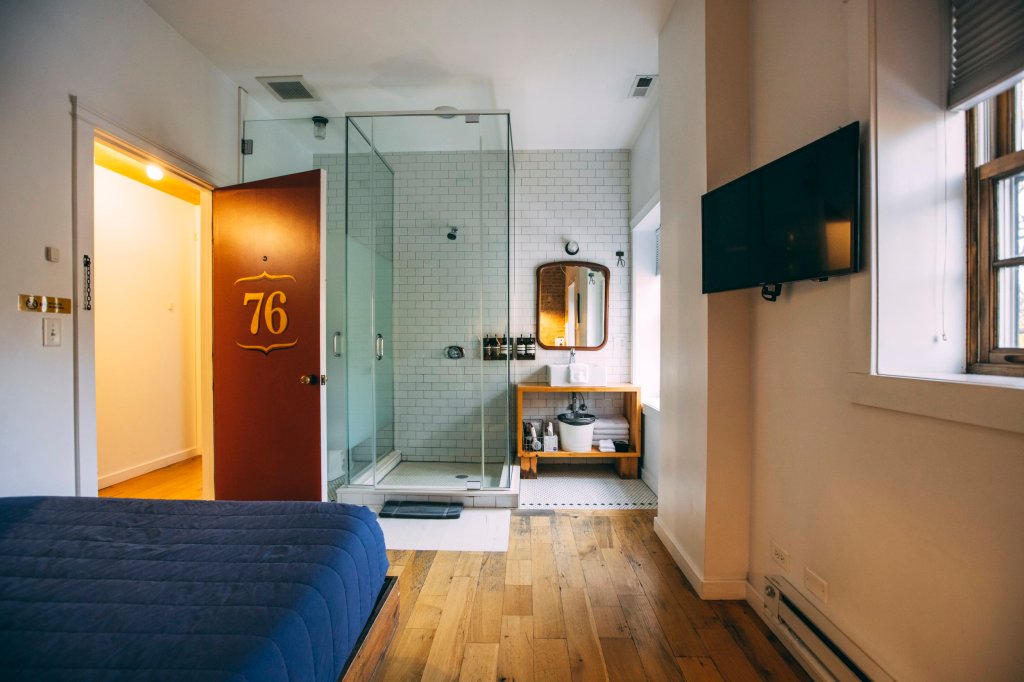 Drink, Sleep, & Be Merry: Chicago's Best Boutique Hotels with Bars | TravelAwaits