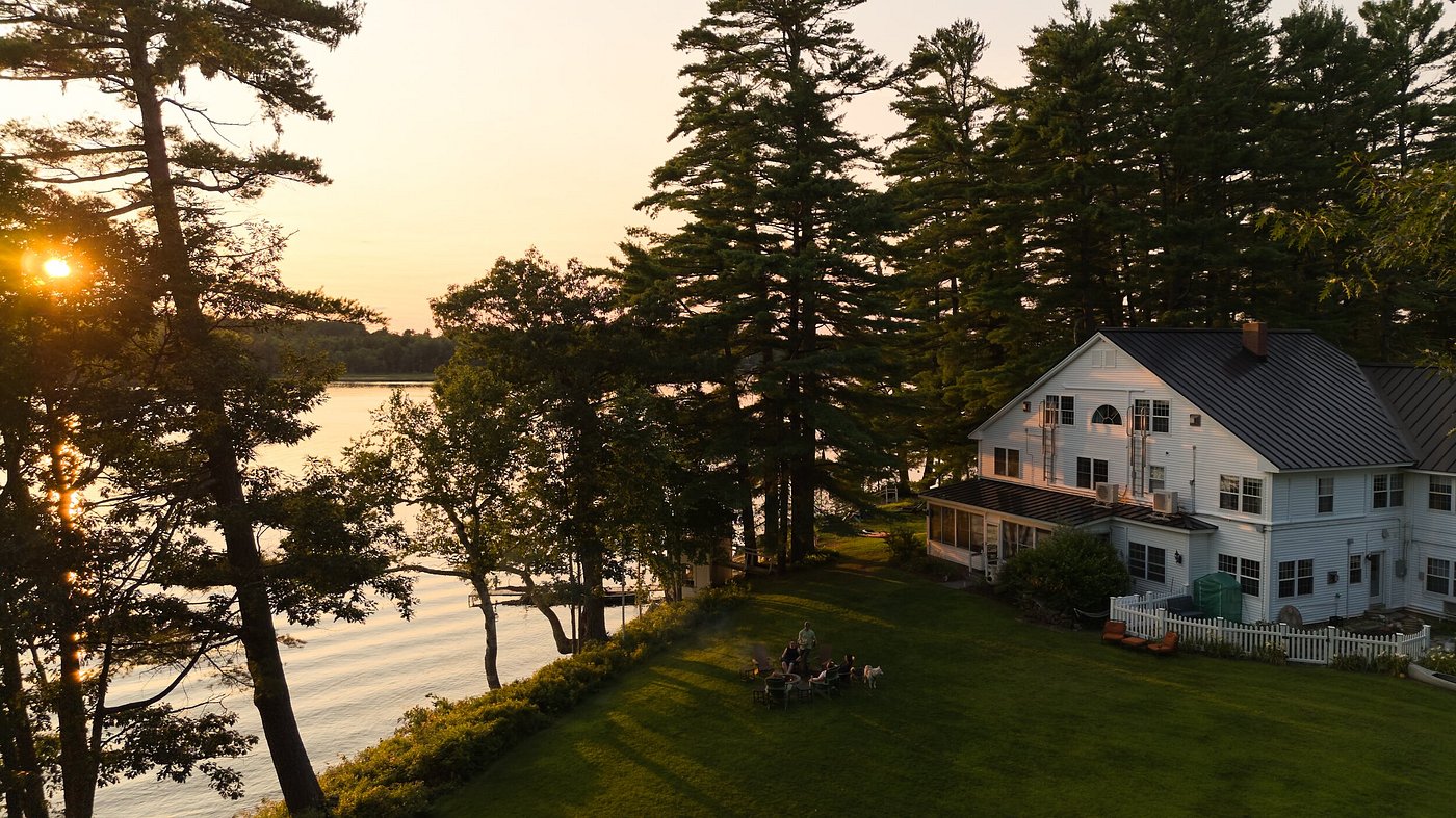 My Top Pick for a Romantic Retreat This Winter: Wolf Cove Inn ...