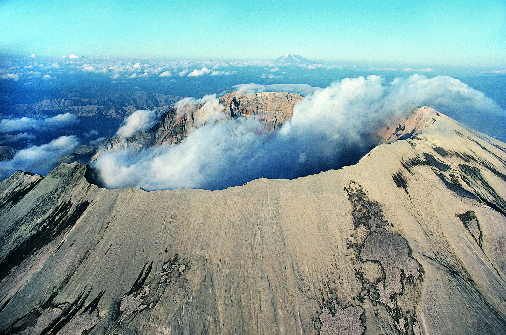 Want to Visit an Active Volcano in the US? It’s Easier Than You Think ...