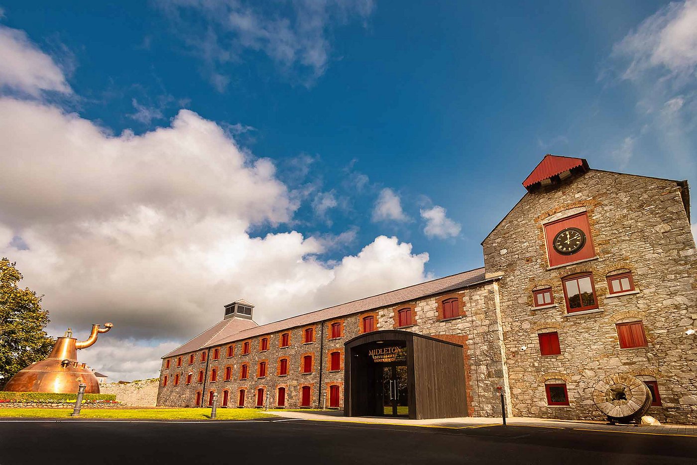 5 of the Coolest Whiskey Distillery Tours in Ireland: Must-See on the ...