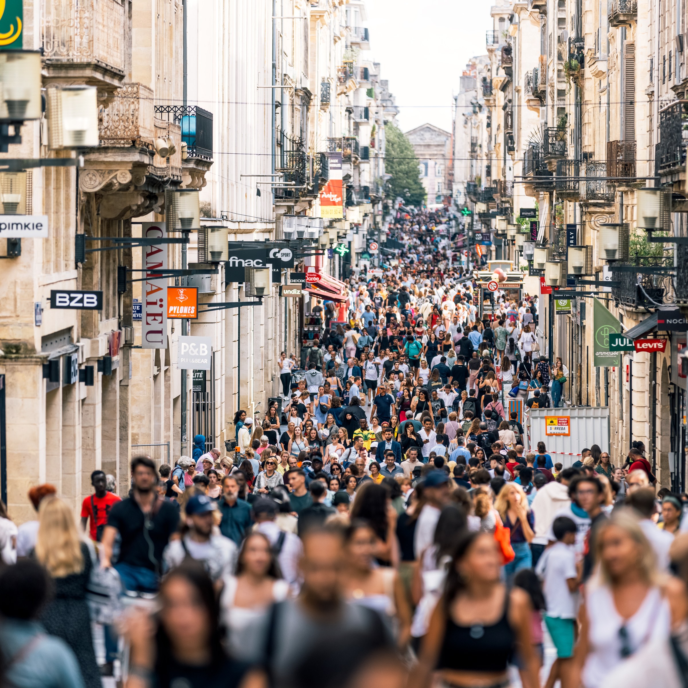 5 Tips for Dealing with Overcrowded Tourist Zones | TravelAwaits