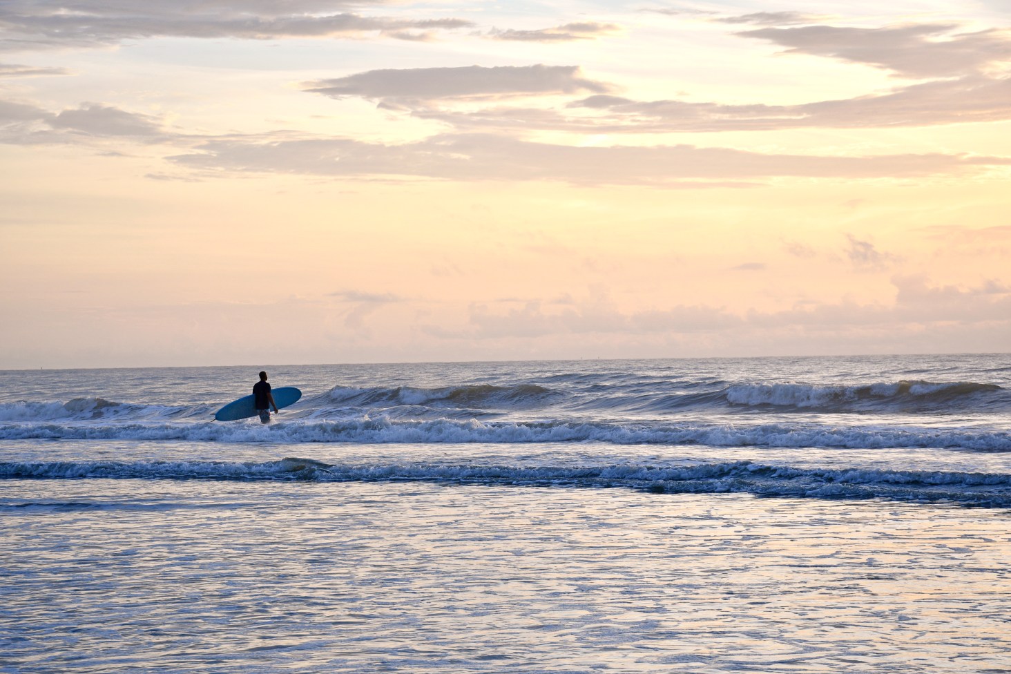 6 Perfect Beaches in Florida to Learn How to Surf This Summer ...