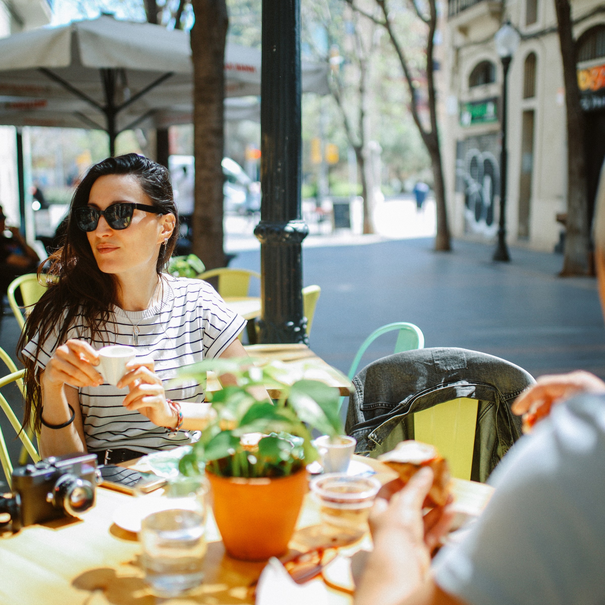 5 Tips to Find a Great Local Restaurant—And Avoid Tourist Traps ...