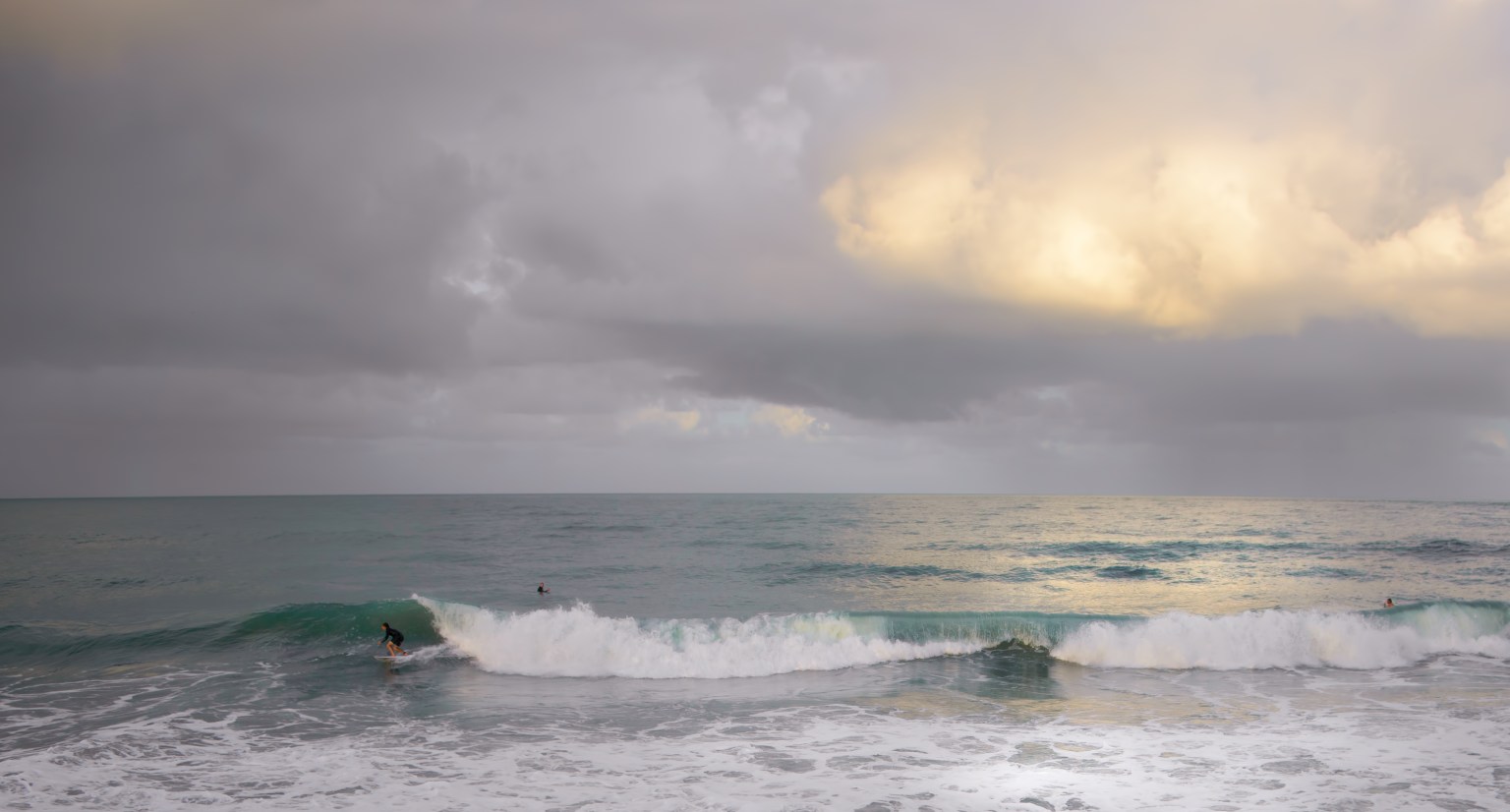 6 Perfect Beaches in Florida to Learn How to Surf This Summer ...