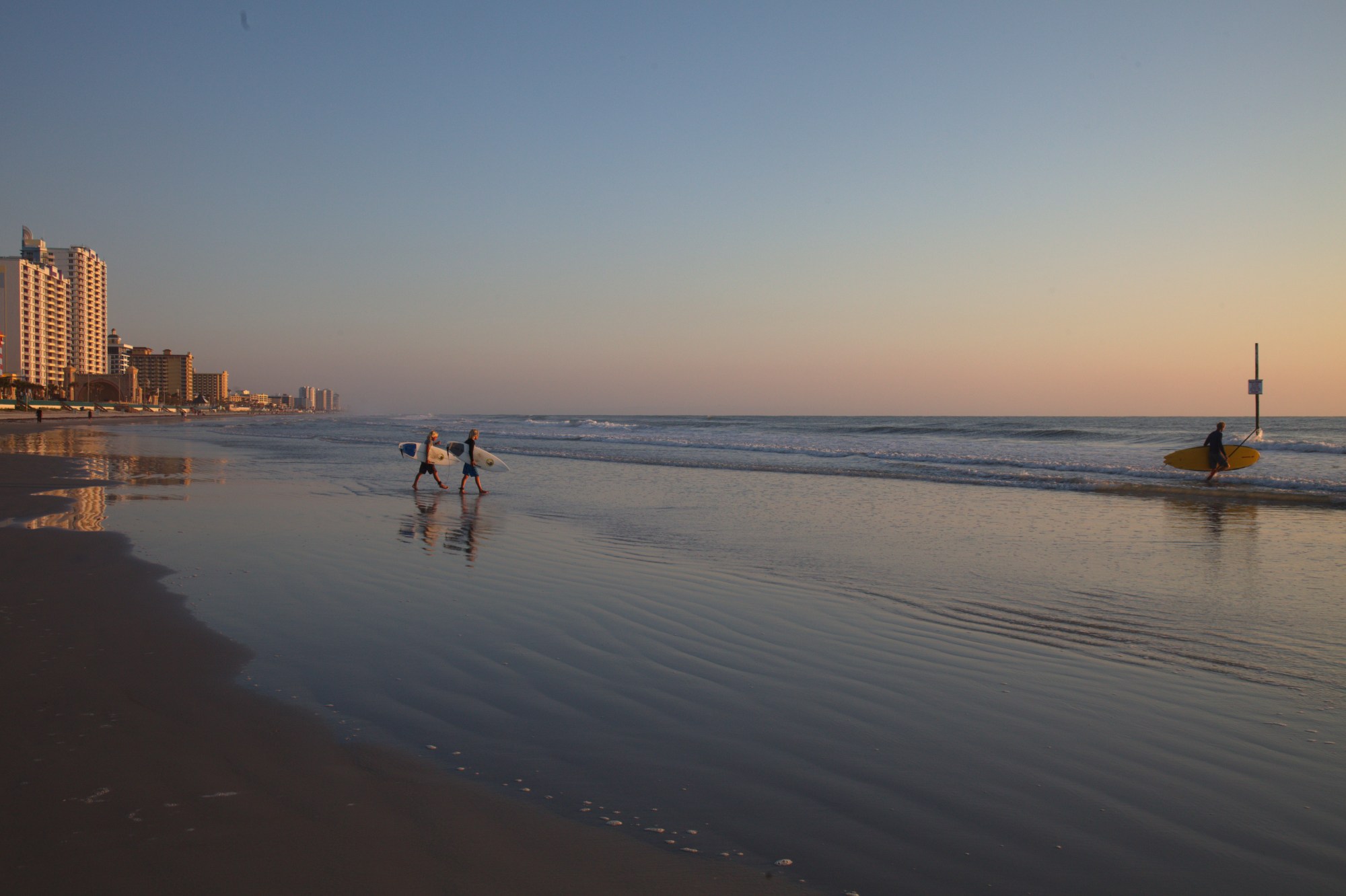 6 Perfect Beaches in Florida to Learn How to Surf This Summer ...