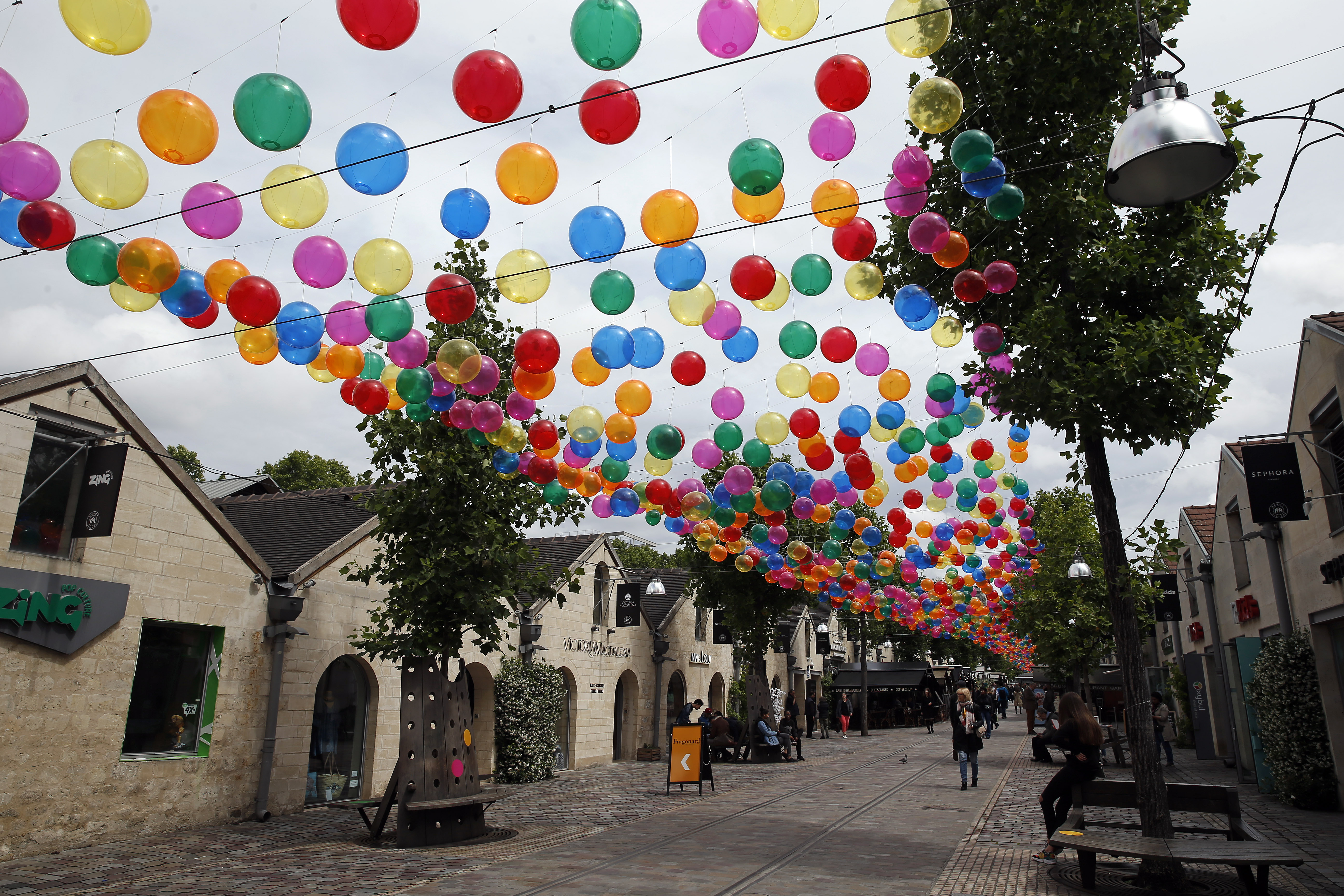Explore Paris on Foot: Best Pedestrian-Only, Car-Free Streets ...