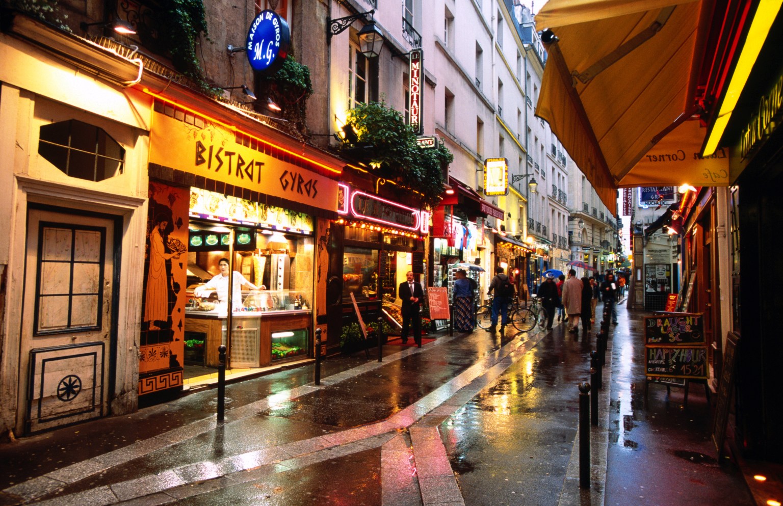 Explore Paris on Foot: Best Pedestrian-Only, Car-Free Streets ...