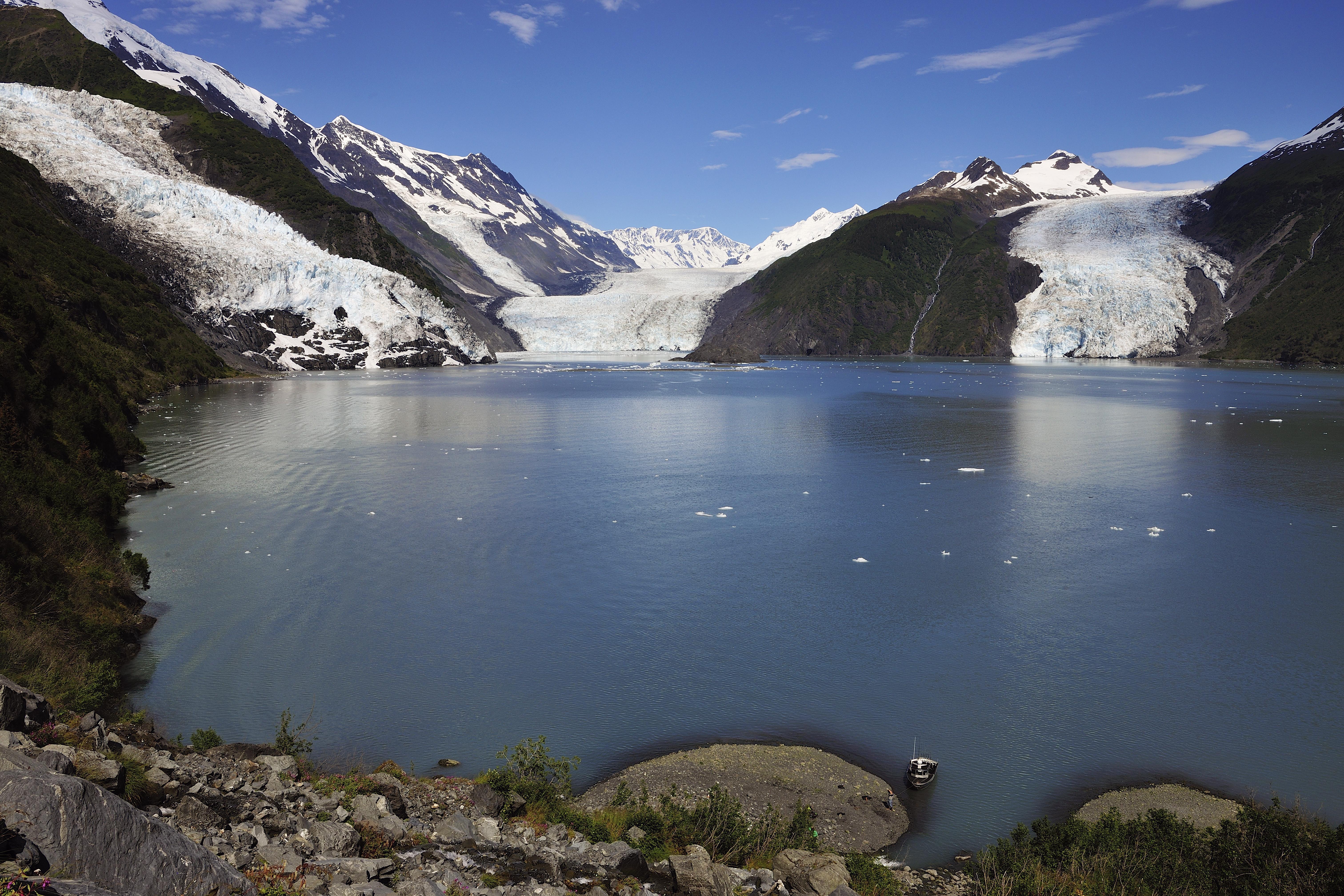 Must-See Alaska Beaches: Black Sands, Wildlife Sightings, & More ...