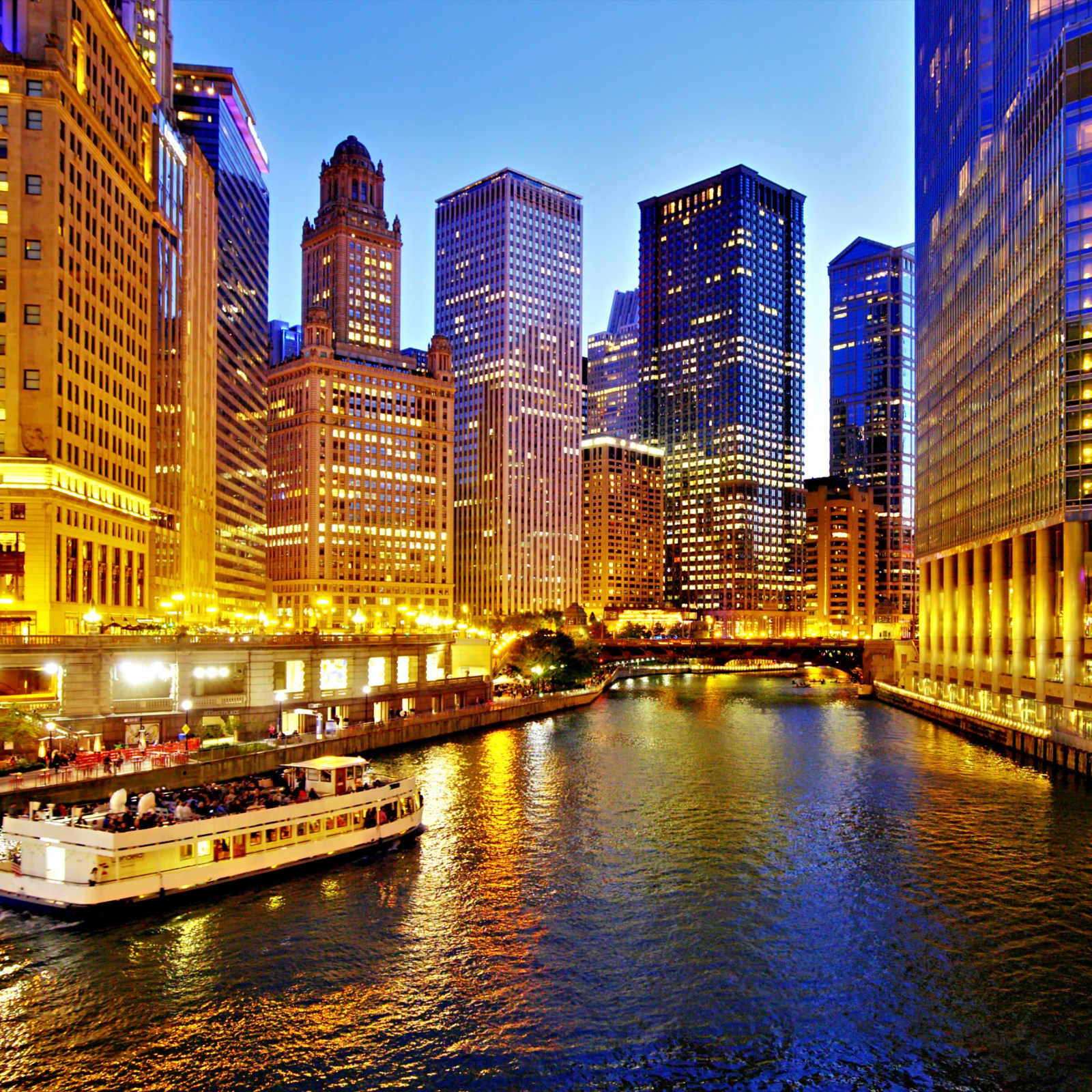 14 Best Tours in Chicago: Booze, Doughnuts, & Architecture | TravelAwaits