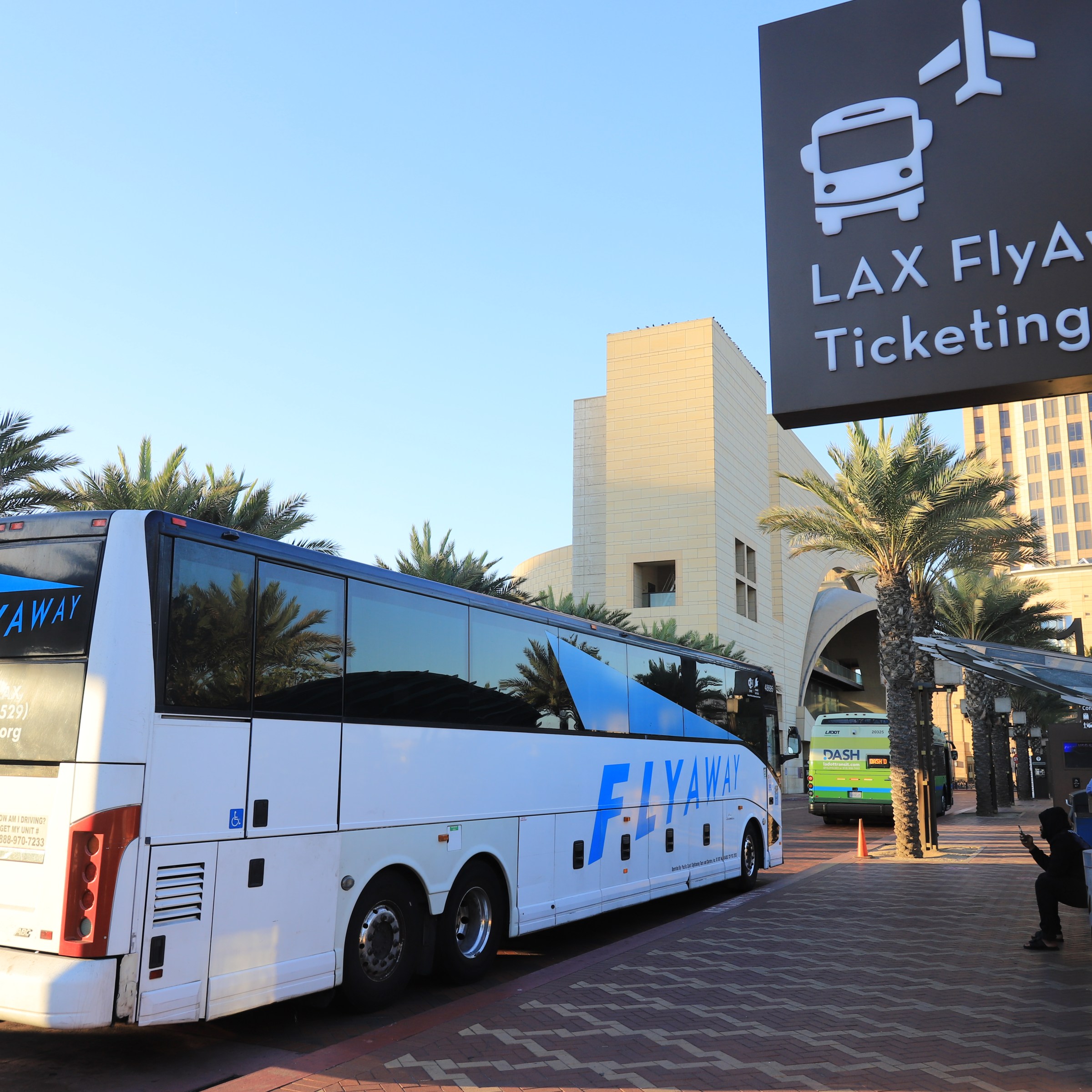 Two Months In, LAX’s FlyAway Shuttle is Saving Travelers $100s on Taxis | TravelAwaits