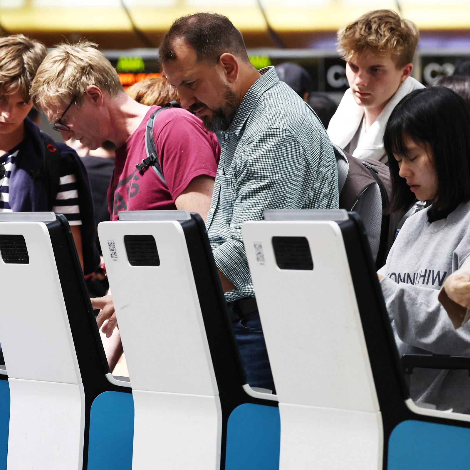 Booking Labor Day Flights? TSA Data on Best & Worst Days to Fly ...