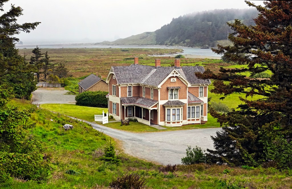 8 Small-Town Stops on the Pacific Coast Highway in Oregon & Washington ...