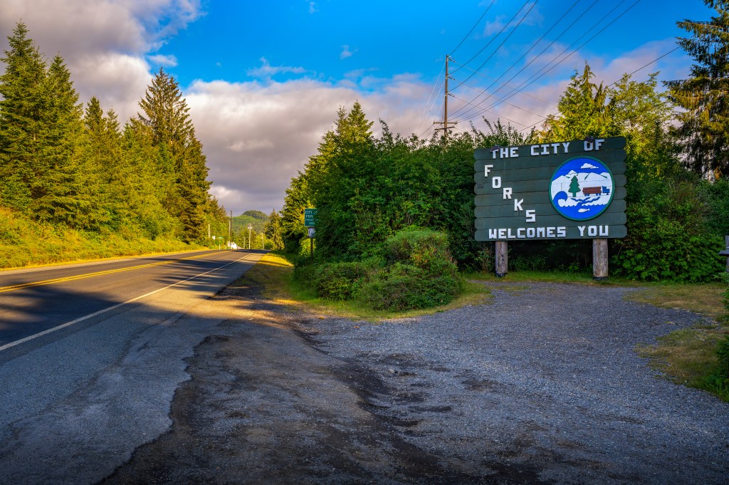 8 Small-Town Stops on the Pacific Coast Highway in Oregon & Washington ...