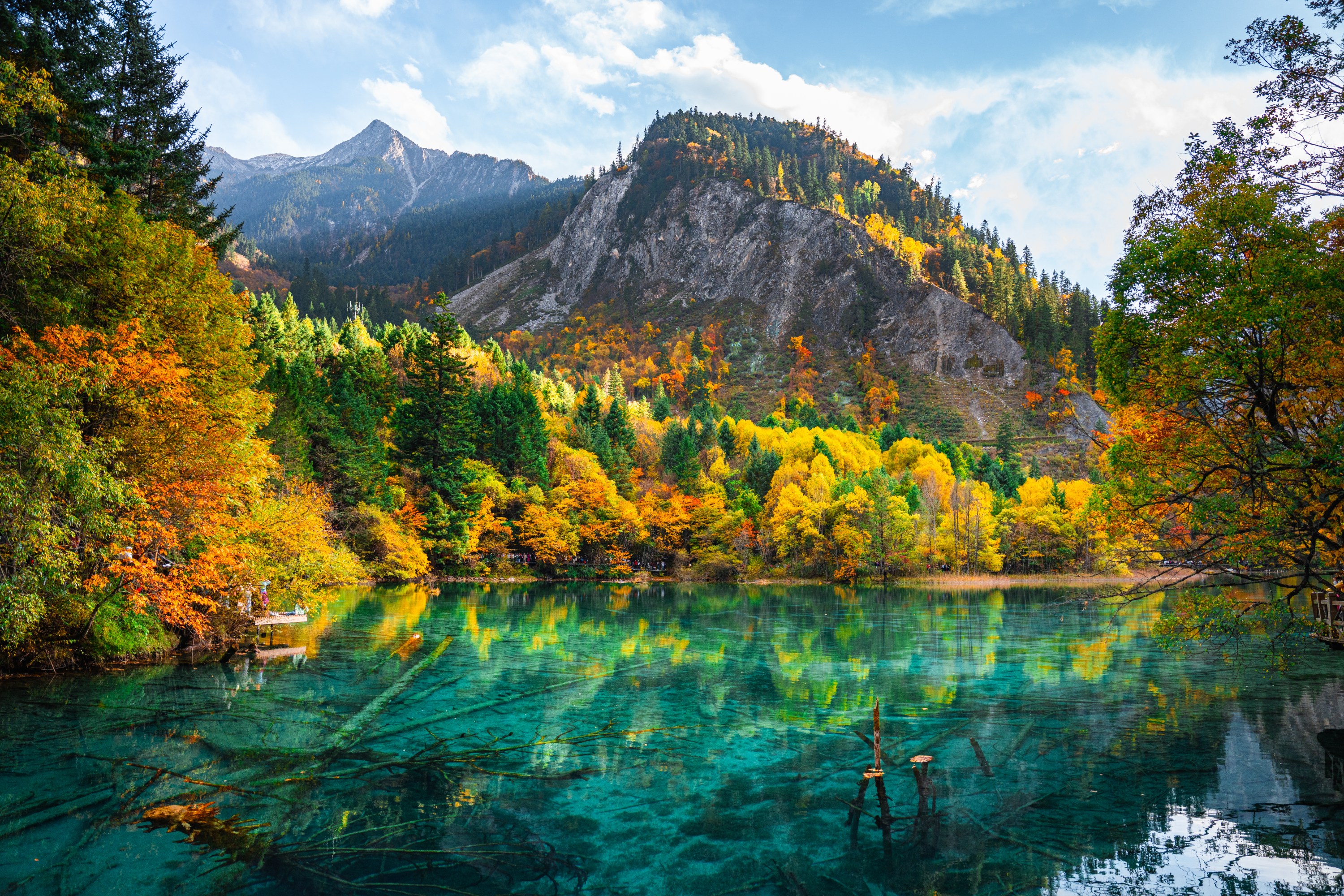 10 of the Prettiest Fall Destinations in the World (No US Locations ...