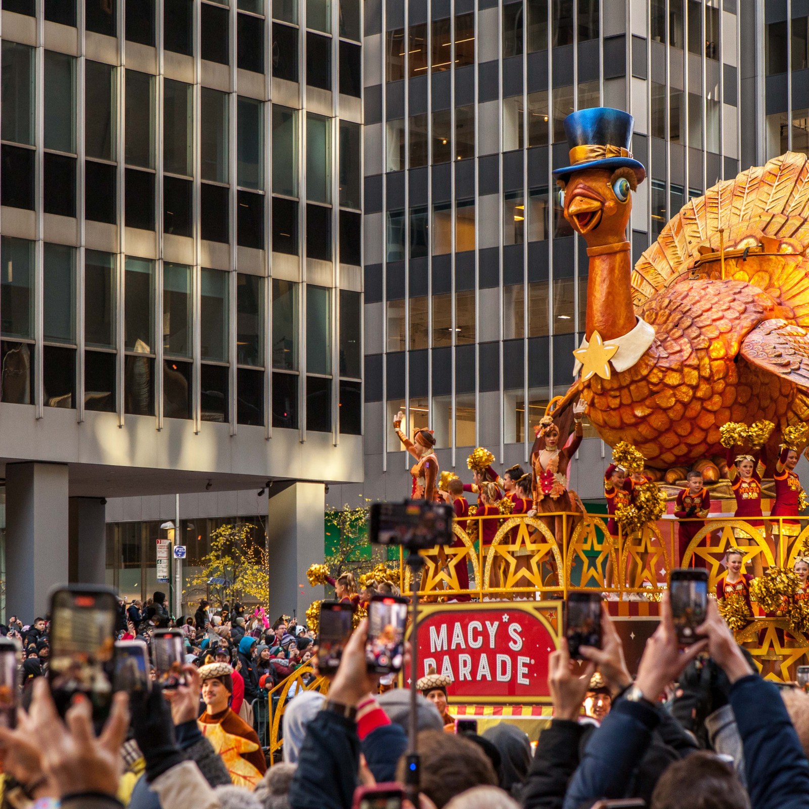 9 Hotels with Views of the Macy’s Thanksgiving Day Parade | TravelAwaits