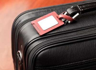 8 Personalized Luggage Tags That Make for Great Stocking Stuffers ...